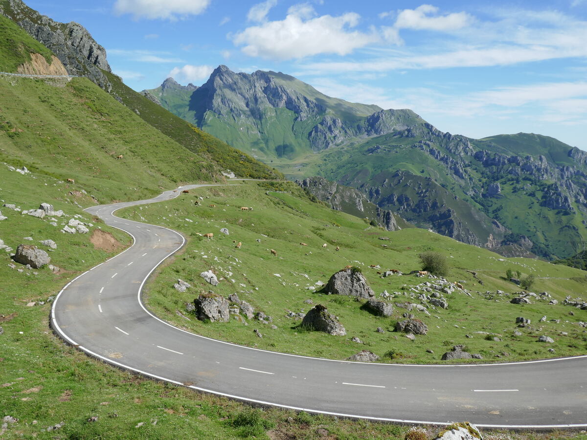 Ruta de cicloturismo. De Campomanes al Alto de La Cubilla - Turismo ...